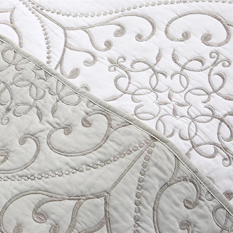 Marionette Coverlet Set – Articture